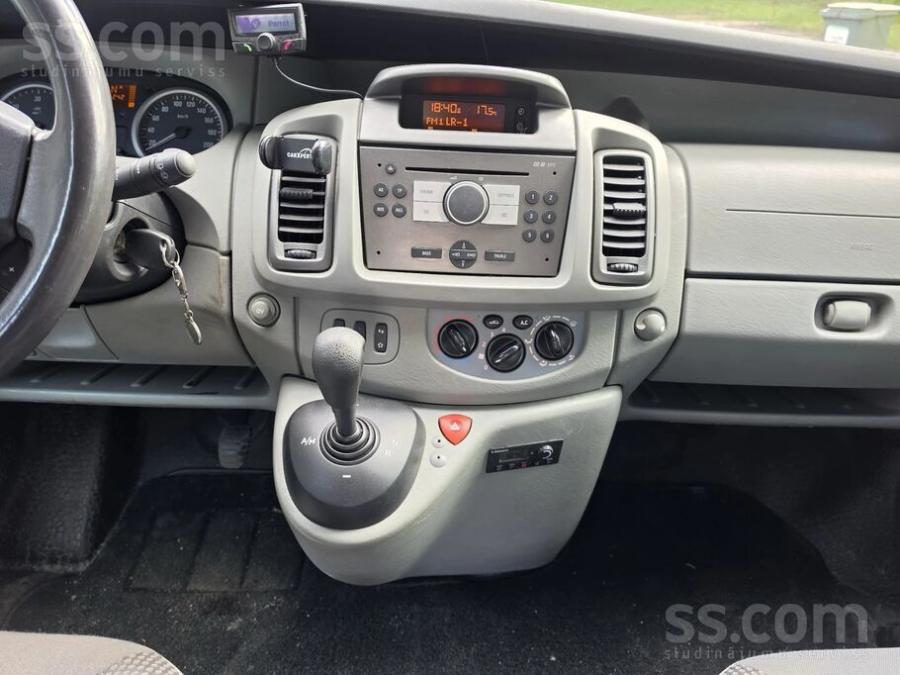 Grey Opel Vivaro 2009 in Riga, with an engine capacity of 2.50 L and mileage of 235 thousand km for 6970 €, photo 13 on AUTOMOTO.COM.LV