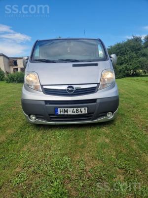 Pelēks Opel Vivaro 2010 Rīga, ar dzinēja tilpumu 2.50 L un nobraukumu 327 tūkst. km par 3550 €, foto  vietnē AUTOMOTO.COM.LV