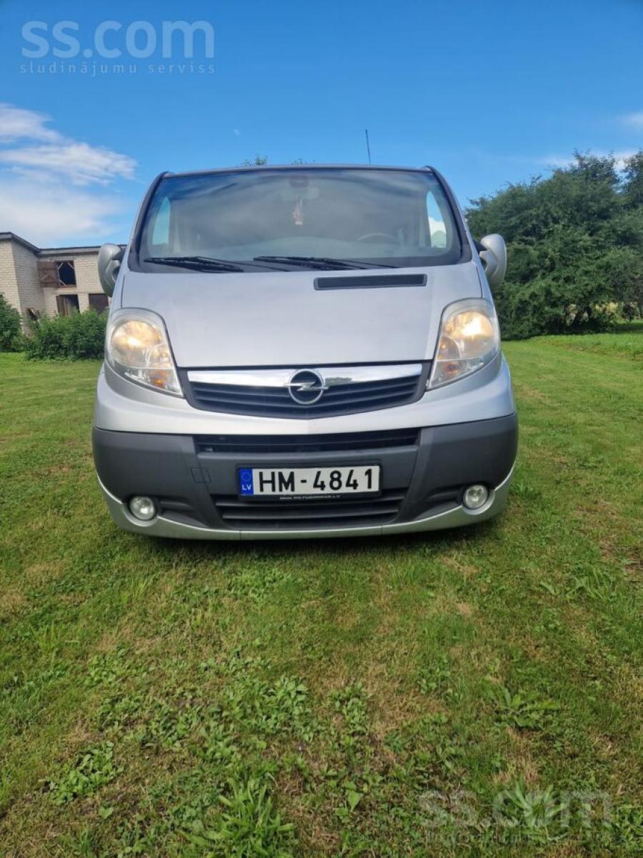 Pelēks Opel Vivaro 2010 Rīga, ar dzinēja tilpumu 2.50 L un nobraukumu 327 tūkst. km par 3550 €, foto 1 vietnē AUTOMOTO.COM.LV