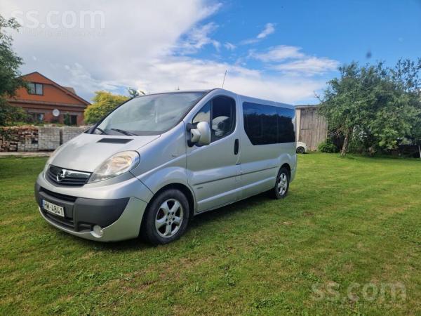 Pelēks Opel Vivaro 2010 Rīga, ar dzinēja tilpumu 2.50 L un nobraukumu 327 tūkst. km par 3550 €, foto 3 vietnē AUTOMOTO.COM.LV