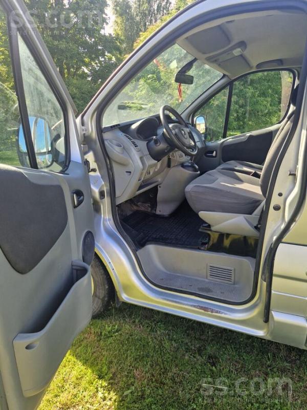 Pelēks Opel Vivaro 2010 Rīga, ar dzinēja tilpumu 2.50 L un nobraukumu 327 tūkst. km par 3550 €, foto 8 vietnē AUTOMOTO.COM.LV