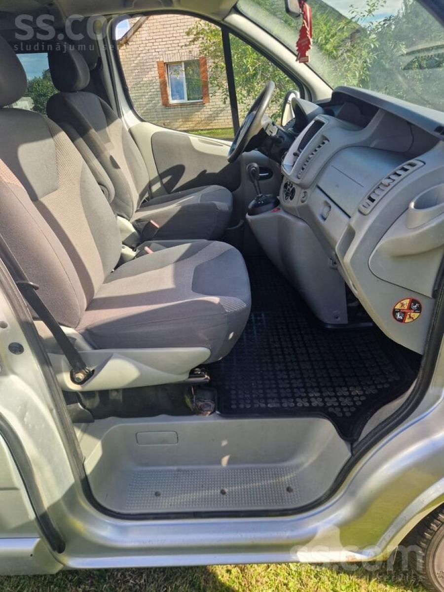 Pelēks Opel Vivaro 2010 Rīga, ar dzinēja tilpumu 2.50 L un nobraukumu 327 tūkst. km par 3550 €, foto 10 vietnē AUTOMOTO.COM.LV