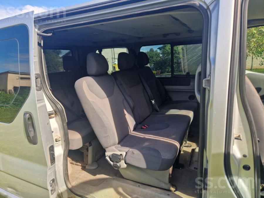 Pelēks Opel Vivaro 2010 Rīga, ar dzinēja tilpumu 2.50 L un nobraukumu 327 tūkst. km par 3550 €, foto 11 vietnē AUTOMOTO.COM.LV