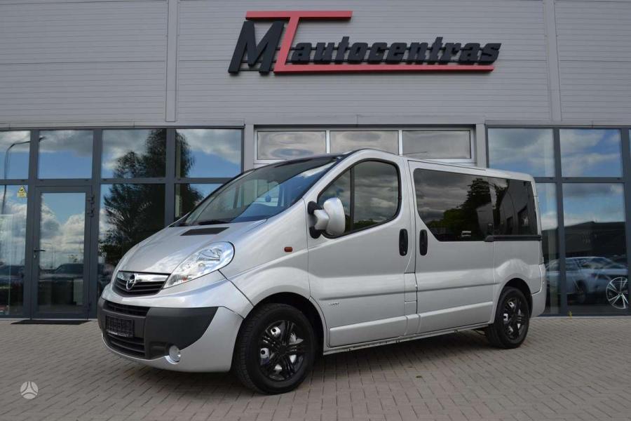 Grey Opel Vivaro 2010 in Vilnius, with an engine capacity of 2.00 L and mileage of 228 thousand km for 8500 €, photo 1 on AUTOMOTO.COM.LV