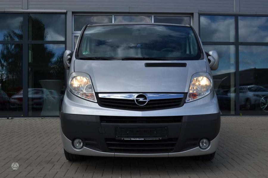 Grey Opel Vivaro 2010 in Vilnius, with an engine capacity of 2.00 L and mileage of 228 thousand km for 8500 €, photo 4 on AUTOMOTO.COM.LV