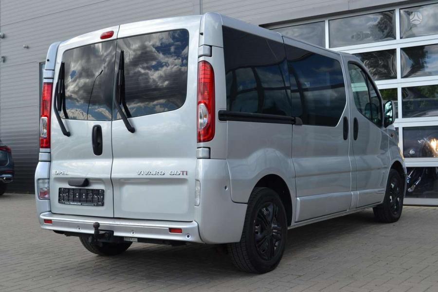 Grey Opel Vivaro 2010 in Vilnius, with an engine capacity of 2.00 L and mileage of 228 thousand km for 8500 €, photo 10 on AUTOMOTO.COM.LV