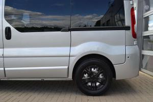 Grey Opel Vivaro 2010 in Vilnius, with an engine capacity of 2.00 L and mileage of 228 thousand km for 8500 €, photo 12 on AUTOMOTO.COM.LV