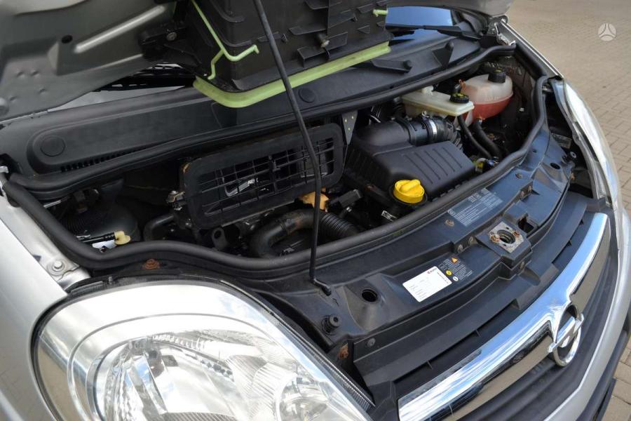 Grey Opel Vivaro 2010 in Vilnius, with an engine capacity of 2.00 L and mileage of 228 thousand km for 8500 €, photo 18 on AUTOMOTO.COM.LV
