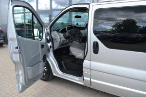 Grey Opel Vivaro 2010 in Vilnius, with an engine capacity of 2.00 L and mileage of 228 thousand km for 8500 €, photo 19 on AUTOMOTO.COM.LV