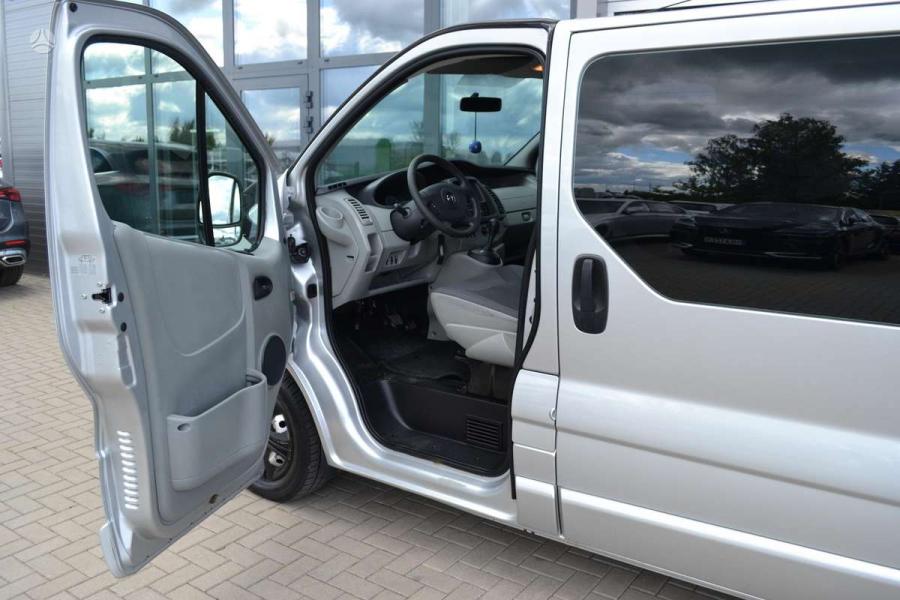 Grey Opel Vivaro 2010 in Vilnius, with an engine capacity of 2.00 L and mileage of 228 thousand km for 8500 €, photo 19 on AUTOMOTO.COM.LV