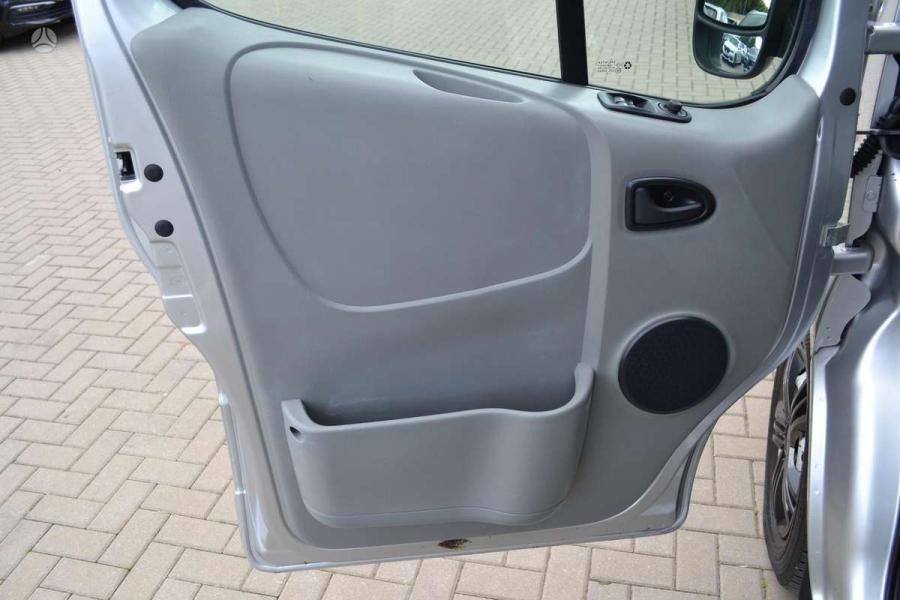 Grey Opel Vivaro 2010 in Vilnius, with an engine capacity of 2.00 L and mileage of 228 thousand km for 8500 €, photo 20 on AUTOMOTO.COM.LV