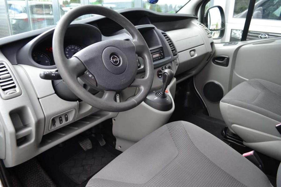 Grey Opel Vivaro 2010 in Vilnius, with an engine capacity of 2.00 L and mileage of 228 thousand km for 8500 €, photo 21 on AUTOMOTO.COM.LV