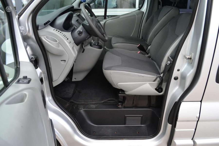 Grey Opel Vivaro 2010 in Vilnius, with an engine capacity of 2.00 L and mileage of 228 thousand km for 8500 €, photo 22 on AUTOMOTO.COM.LV