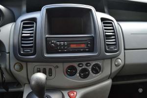Grey Opel Vivaro 2010 in Vilnius, with an engine capacity of 2.00 L and mileage of 228 thousand km for 8500 €, photo 26 on AUTOMOTO.COM.LV