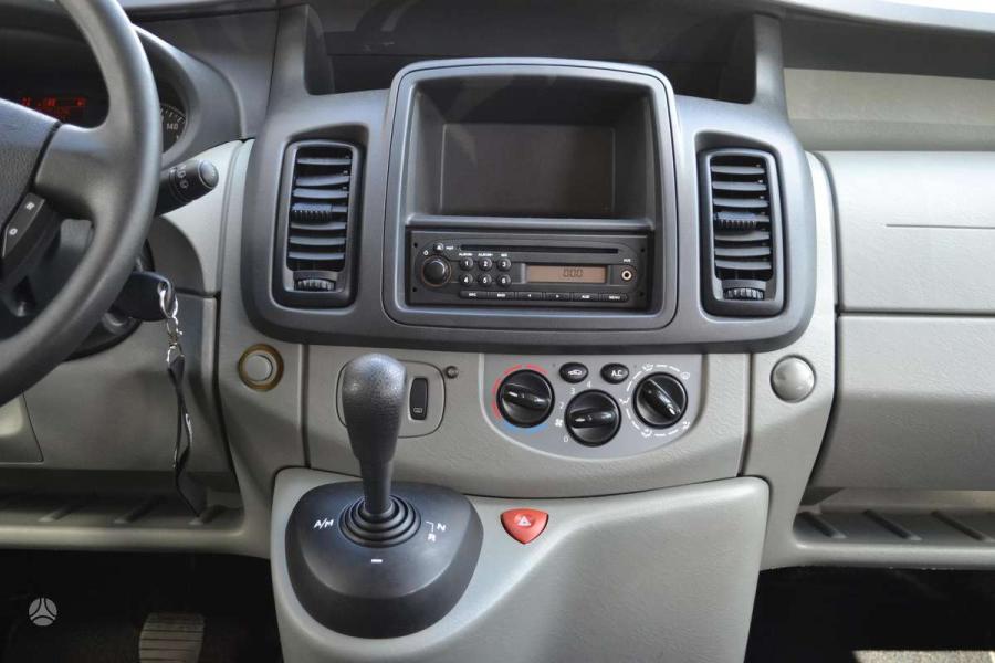 Grey Opel Vivaro 2010 in Vilnius, with an engine capacity of 2.00 L and mileage of 228 thousand km for 8500 €, photo 39 on AUTOMOTO.COM.LV