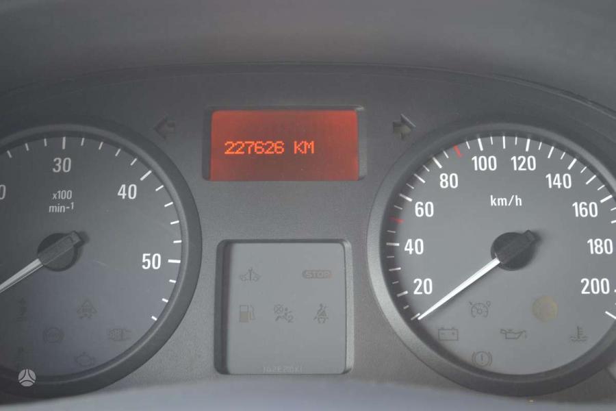 Grey Opel Vivaro 2010 in Vilnius, with an engine capacity of 2.00 L and mileage of 228 thousand km for 8500 €, photo 42 on AUTOMOTO.COM.LV