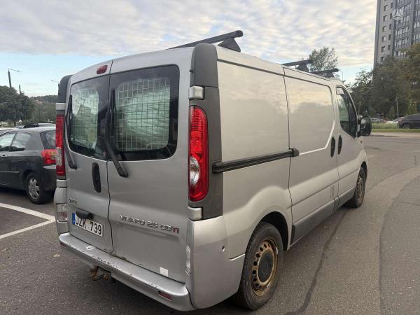 Pelēks Opel Vivaro 2010 Viļņa, ar dzinēja tilpumu 2.46 L un nobraukumu 281 tūkst. km par 1750 €, foto 5 vietnē AUTOMOTO.COM.LV