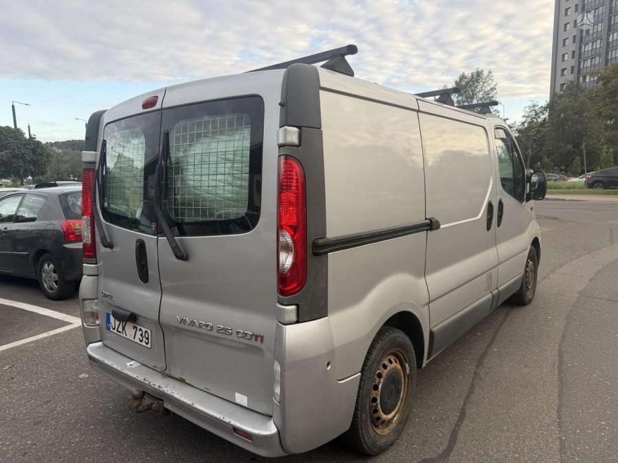 Pelēks Opel Vivaro 2010 Viļņa, ar dzinēja tilpumu 2.46 L un nobraukumu 281 tūkst. km par 1750 €, foto 5 vietnē AUTOMOTO.COM.LV