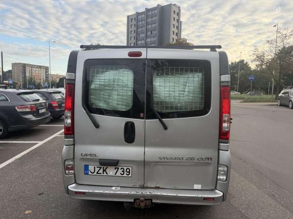 Pelēks Opel Vivaro 2010 Viļņa, ar dzinēja tilpumu 2.46 L un nobraukumu 281 tūkst. km par 1750 €, foto 7 vietnē AUTOMOTO.COM.LV