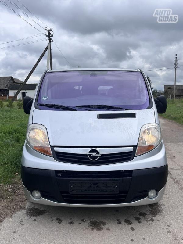 Grey Opel Vivaro 2010 in Vilnius, with an engine capacity of 2.50 L and mileage of 338 thousand km for 7199 €, photo 3 on AUTOMOTO.COM.LV