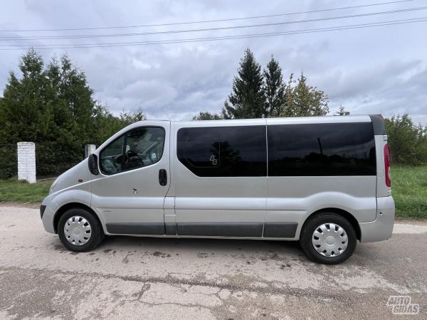 Grey Opel Vivaro 2010 in Vilnius, with an engine capacity of 2.50 L and mileage of 338 thousand km for 7199 €, photo 4 on AUTOMOTO.COM.LV
