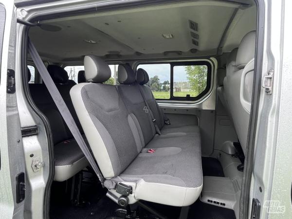 Grey Opel Vivaro 2010 in Vilnius, with an engine capacity of 2.50 L and mileage of 338 thousand km for 7199 €, photo 6 on AUTOMOTO.COM.LV