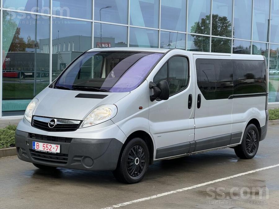 Grey Opel Vivaro 2010 in Rezekne, with an engine capacity of 2.50 L and mileage of 188 thousand km for 9790 €, photo 3 on AUTOMOTO.COM.LV