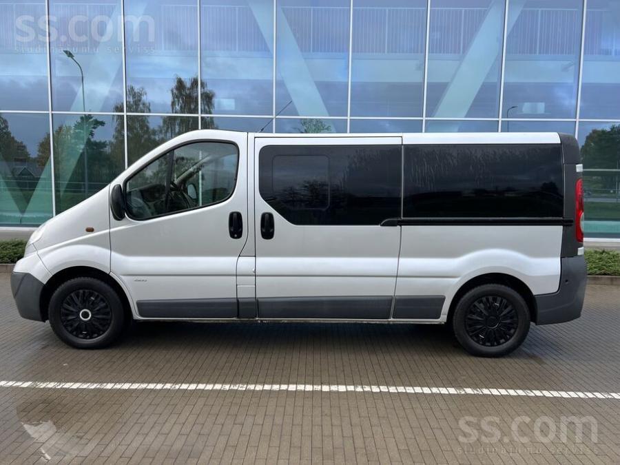 Grey Opel Vivaro 2010 in Rezekne, with an engine capacity of 2.50 L and mileage of 188 thousand km for 9790 €, photo 5 on AUTOMOTO.COM.LV