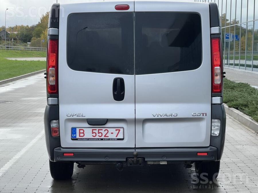 Grey Opel Vivaro 2010 in Rezekne, with an engine capacity of 2.50 L and mileage of 188 thousand km for 9790 €, photo 7 on AUTOMOTO.COM.LV