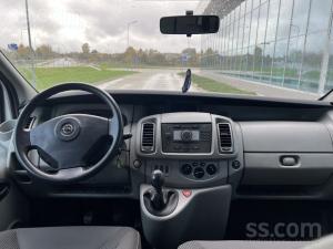 Grey Opel Vivaro 2010 in Rezekne, with an engine capacity of 2.50 L and mileage of 188 thousand km for 9790 €, photo 12 on AUTOMOTO.COM.LV