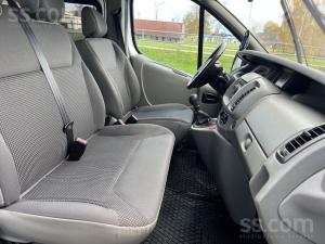 Grey Opel Vivaro 2010 in Rezekne, with an engine capacity of 2.50 L and mileage of 188 thousand km for 9790 €, photo 13 on AUTOMOTO.COM.LV