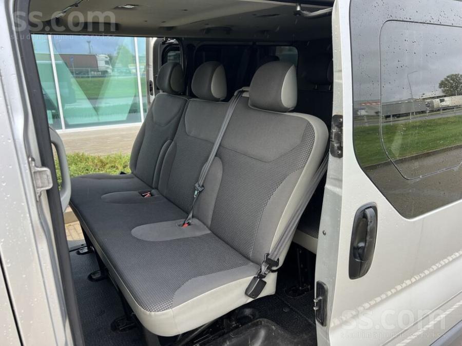 Grey Opel Vivaro 2010 in Rezekne, with an engine capacity of 2.50 L and mileage of 188 thousand km for 9790 €, photo 15 on AUTOMOTO.COM.LV