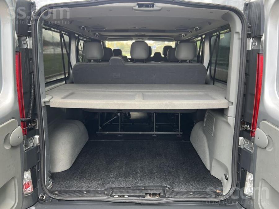 Grey Opel Vivaro 2010 in Rezekne, with an engine capacity of 2.50 L and mileage of 188 thousand km for 9790 €, photo 16 on AUTOMOTO.COM.LV