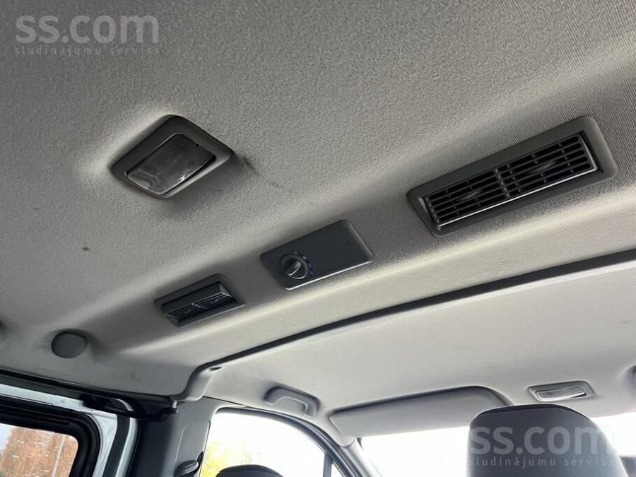 Grey Opel Vivaro 2010 in Rezekne, with an engine capacity of 2.50 L and mileage of 188 thousand km for 9790 €, photo 17 on AUTOMOTO.COM.LV
