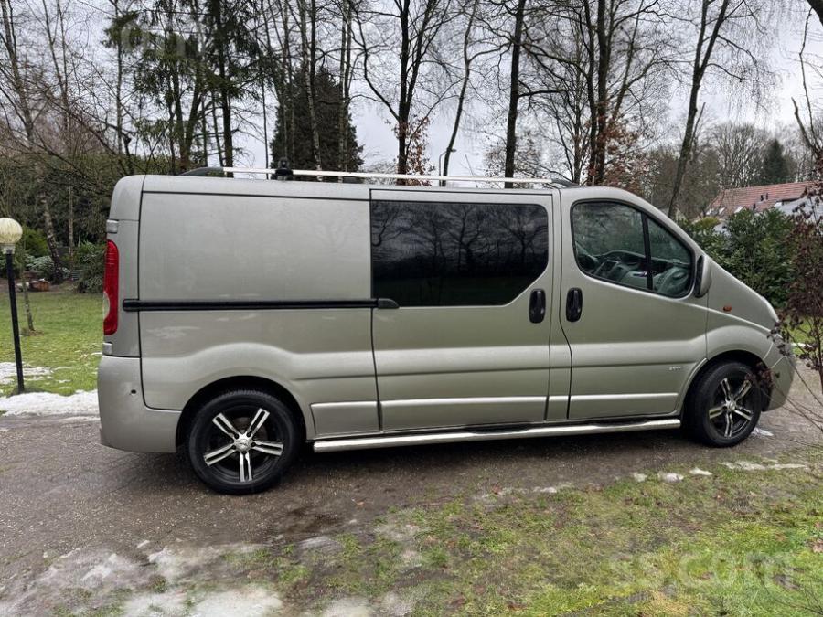 Pelēks Opel Vivaro 2011 Limbaži, ar dzinēja tilpumu 2.00 L un nobraukumu 214 tūkst. km par 7000 €, foto 12 vietnē AUTOMOTO.COM.LV