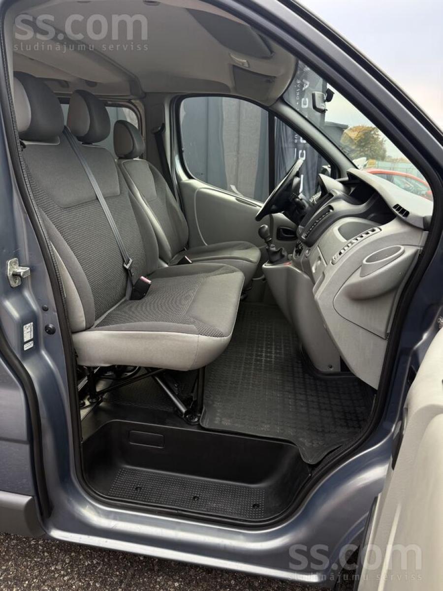 Pelēks Opel Vivaro 2011 Tallina, ar dzinēja tilpumu 2.00 L un nobraukumu 150 tūkst. km par 11900 €, foto 21 vietnē AUTOMOTO.COM.LV