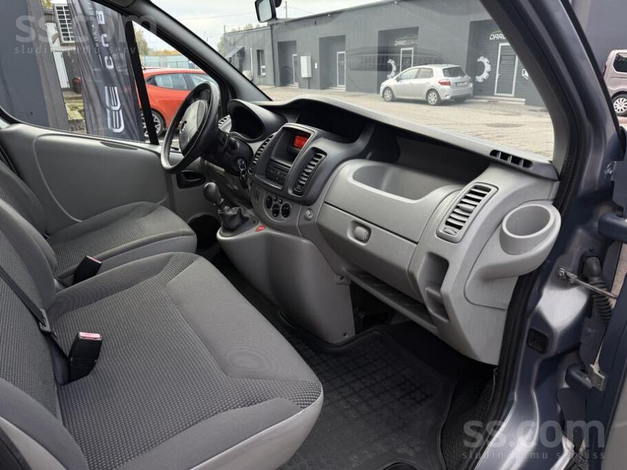 Pelēks Opel Vivaro 2011 Tallina, ar dzinēja tilpumu 2.00 L un nobraukumu 150 tūkst. km par 11900 €, foto 23 vietnē AUTOMOTO.COM.LV