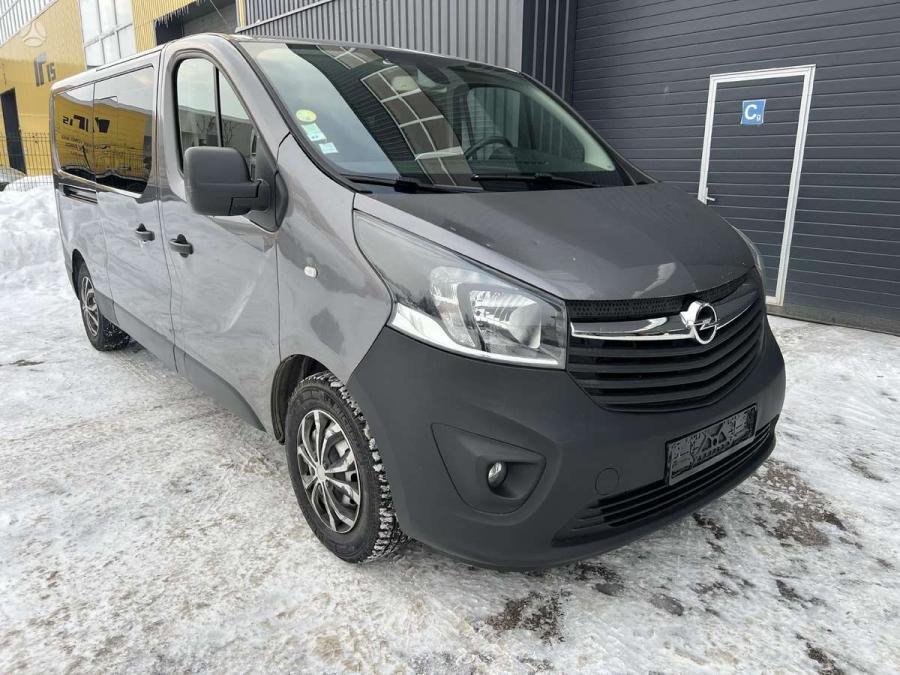 Grey Opel Vivaro 2015 in Alytus, with an engine capacity of 1.60 L and mileage of 274 thousand km for 9400 €, photo 1 on AUTOMOTO.COM.LV