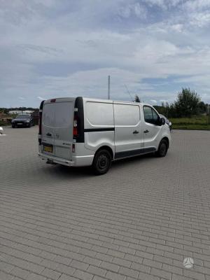 Grey Opel Vivaro 2015 in Klaipeda, with an engine capacity of 1.60 L and mileage of 294 thousand km for 3250 €, photo 4 on AUTOMOTO.COM.LV