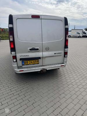 Grey Opel Vivaro 2015 in Klaipeda, with an engine capacity of 1.60 L and mileage of 294 thousand km for 3250 €, photo 5 on AUTOMOTO.COM.LV