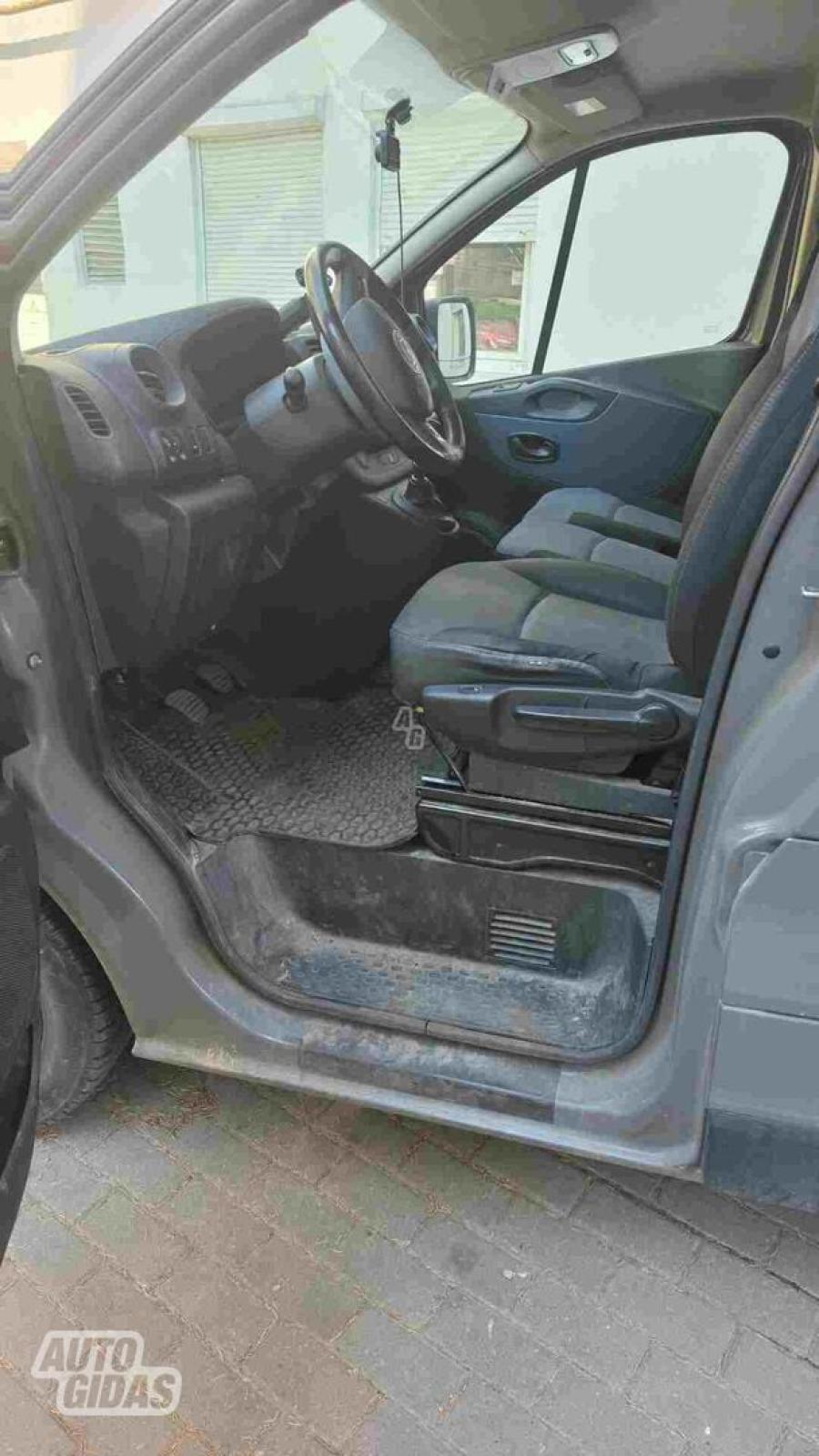 Grey Opel Vivaro 2016 in Vilnius, with an engine capacity of 1.60 L and mileage of 130 thousand km for 15000 €, photo 9 on AUTOMOTO.COM.LV