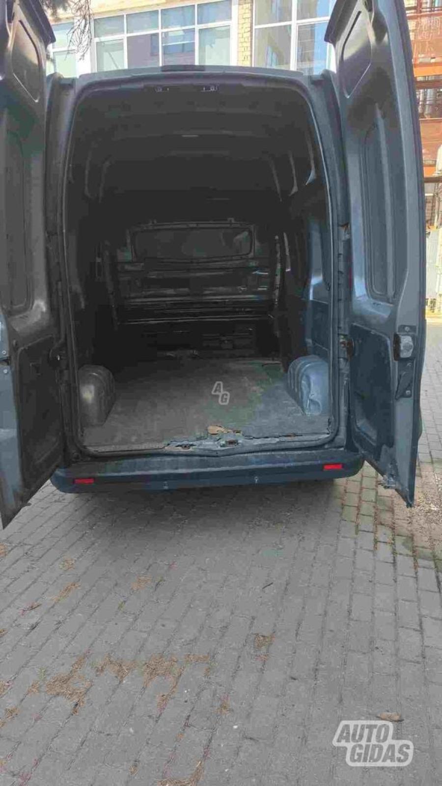 Grey Opel Vivaro 2016 in Vilnius, with an engine capacity of 1.60 L and mileage of 130 thousand km for 15000 €, photo 13 on AUTOMOTO.COM.LV