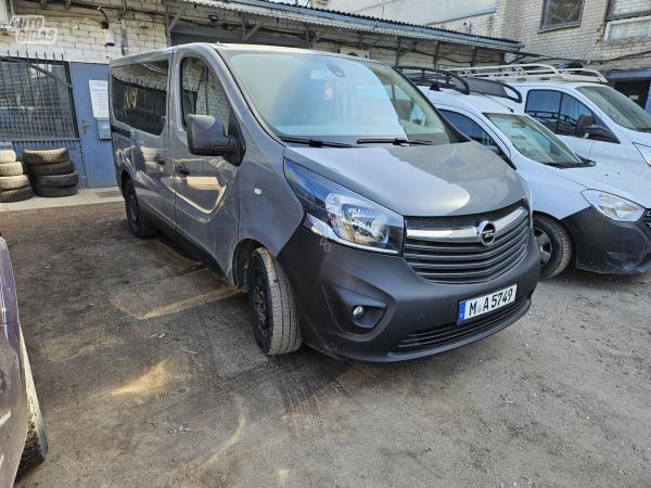 Grey Opel Vivaro 2017 in Vilnius, with an engine capacity of 1.60 L and mileage of 195 thousand km for 9550 €, photo 4 on AUTOMOTO.COM.LV