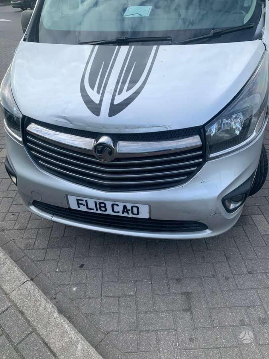 Grey Opel Vivaro 2017 in Klaipeda, with an engine capacity of 1.60 L and mileage of 180 thousand km for 3300 €, photo 7 on AUTOMOTO.COM.LV