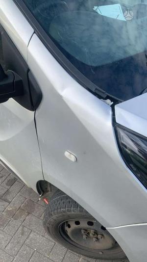 Grey Opel Vivaro 2017 in Klaipeda, with an engine capacity of 1.60 L and mileage of 180 thousand km for 3300 €, photo 8 on AUTOMOTO.COM.LV