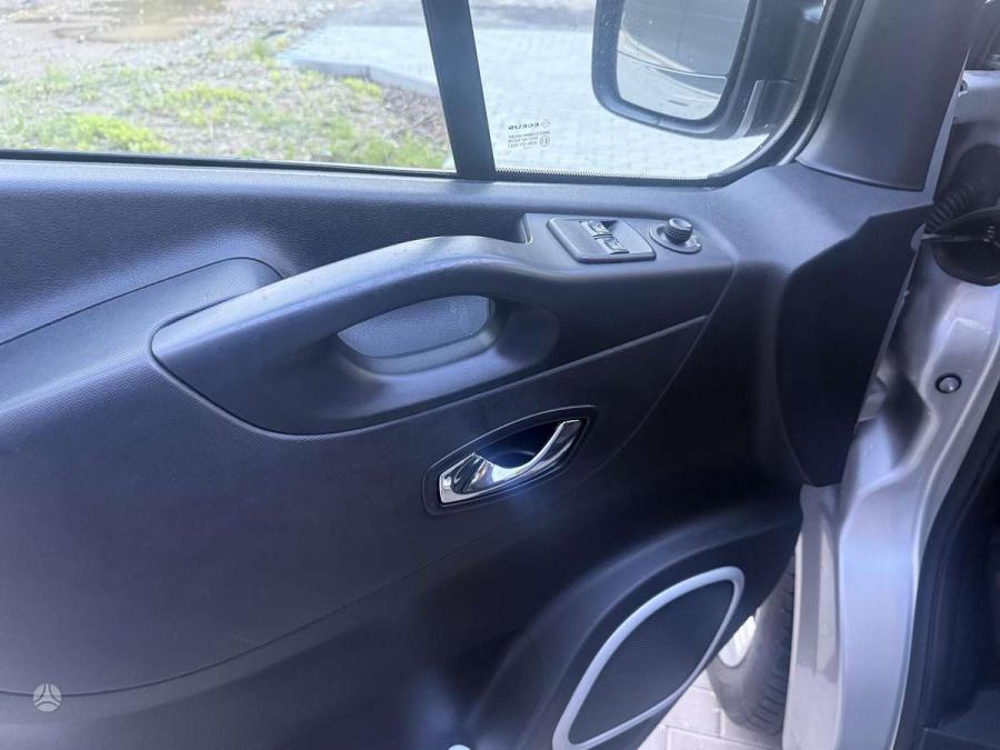Pelēks Opel Vivaro 2017 Kauņa, ar dzinēja tilpumu 1.60 L un nobraukumu 195 tūkst. km par 13350 €, foto 23 vietnē AUTOMOTO.COM.LV