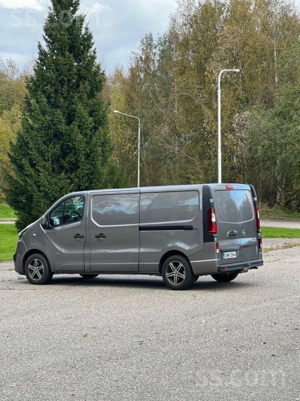 Grey Opel Vivaro 2017 in Ogre, with an engine capacity of 1.60 L and mileage of 188 thousand km for 10400 €, photo 4 on AUTOMOTO.COM.LV