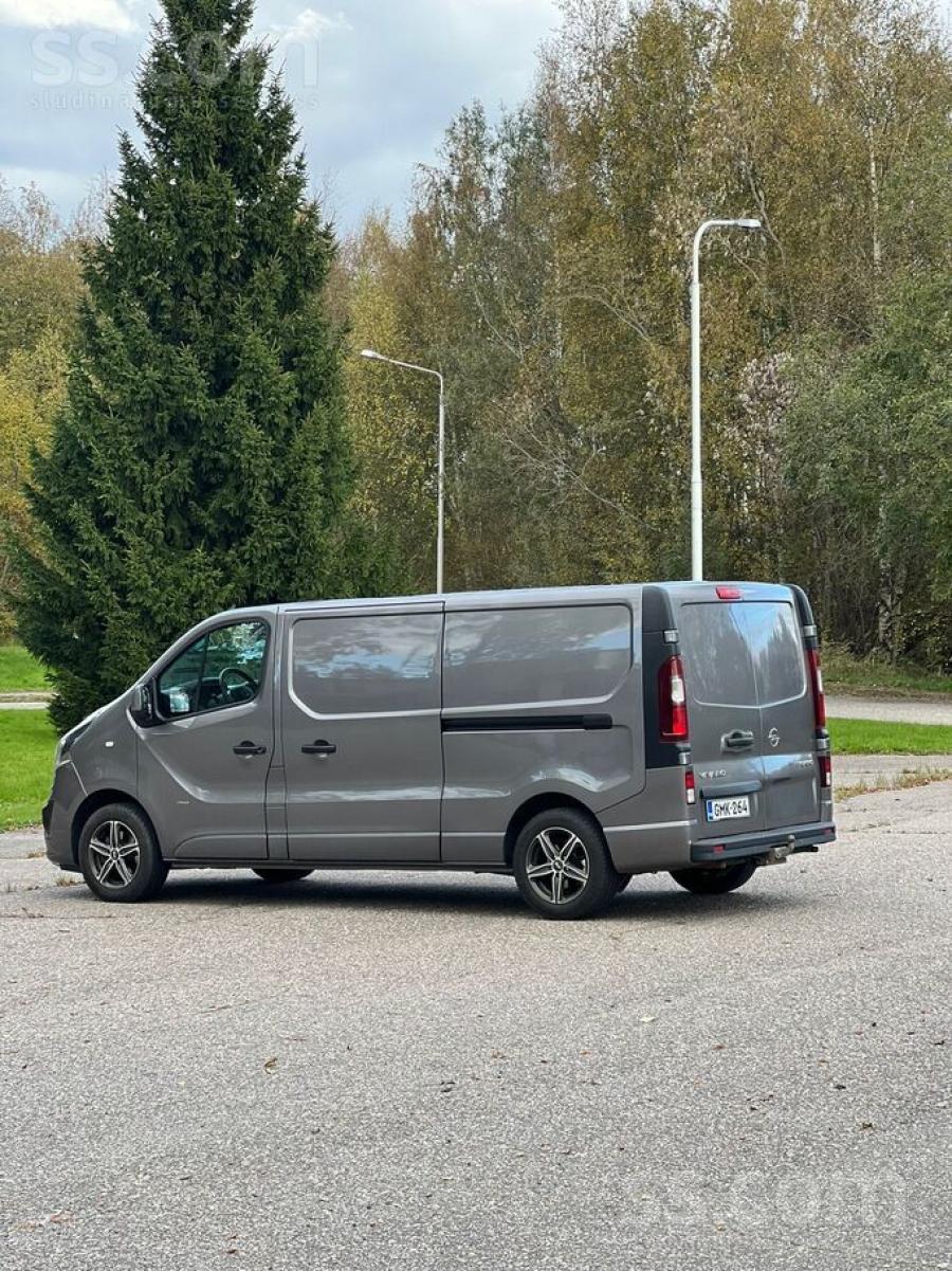 Grey Opel Vivaro 2017 in Ogre, with an engine capacity of 1.60 L and mileage of 188 thousand km for 10400 €, photo 4 on AUTOMOTO.COM.LV