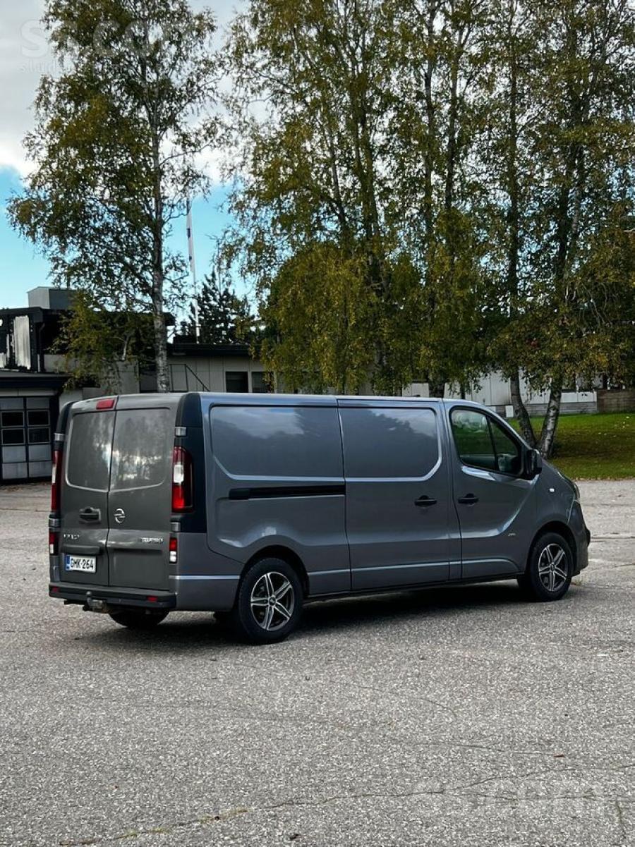 Grey Opel Vivaro 2017 in Ogre, with an engine capacity of 1.60 L and mileage of 188 thousand km for 10400 €, photo 7 on AUTOMOTO.COM.LV
