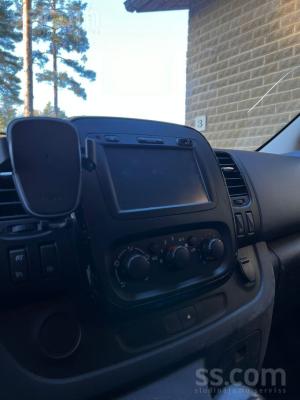 Grey Opel Vivaro 2017 in Ogre, with an engine capacity of 1.60 L and mileage of 188 thousand km for 10400 €, photo 9 on AUTOMOTO.COM.LV